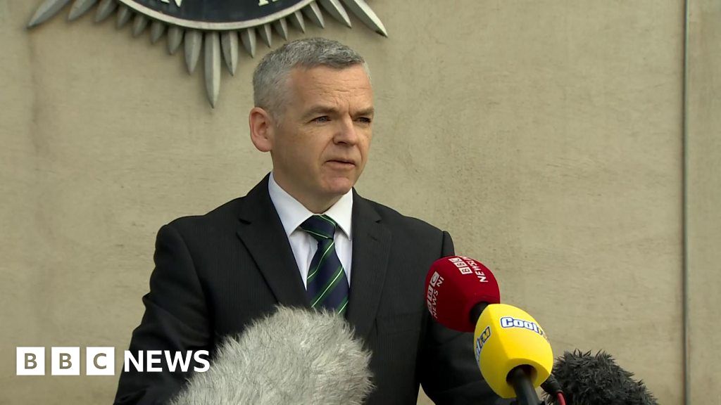 Police in new appeal for information over John Caldwell shooting - BBC News