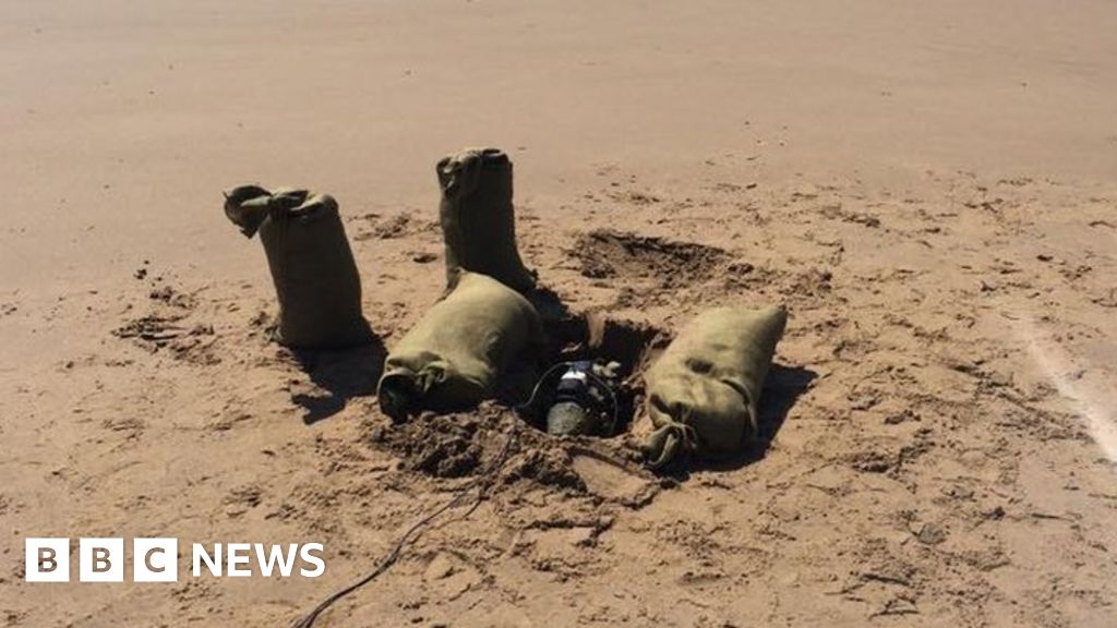 Controlled explosion for Walney beach bomb - BBC News