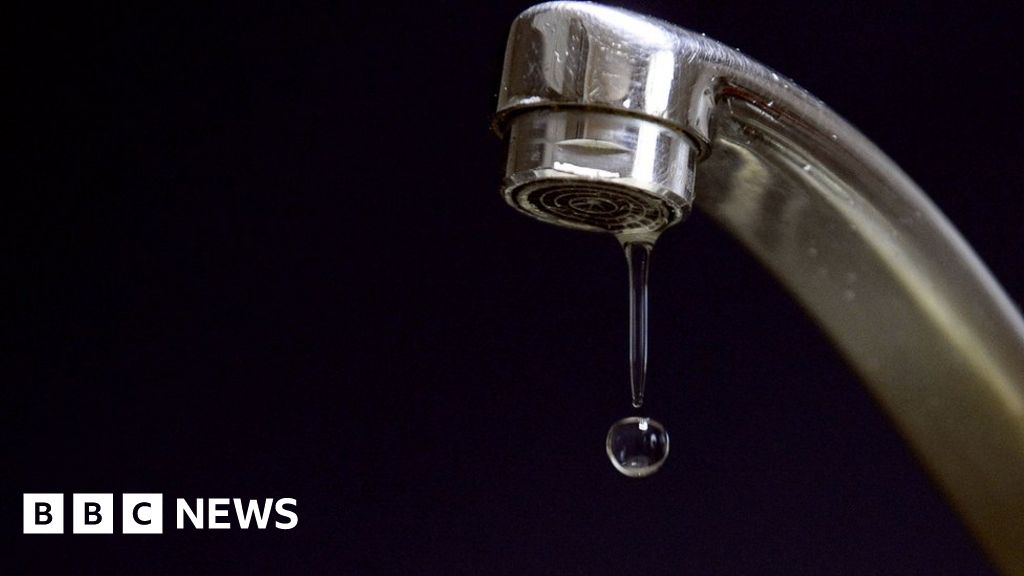 No water: Can I claim compensation? Your rights explained - BBC News