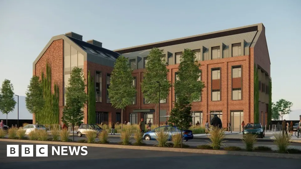 South Oxfordshire: New HQ plan for Didcot hit by delays - BBC News