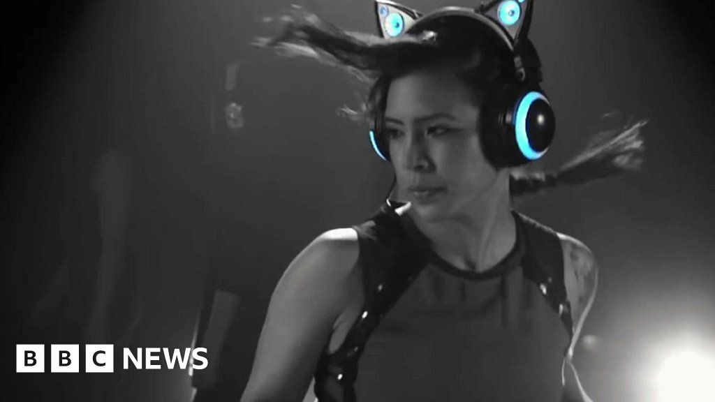 'Cat ear' headphone speakers crowdfunded and other news - BBC News