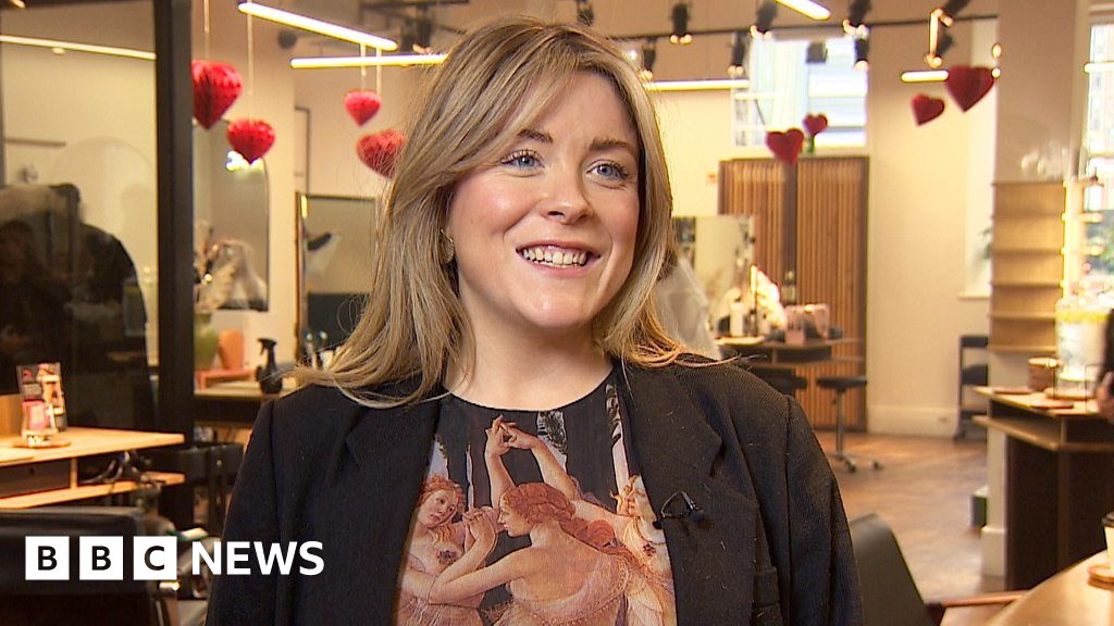 Sustainable beauty: Making hairdressing better for the planet - BBC News