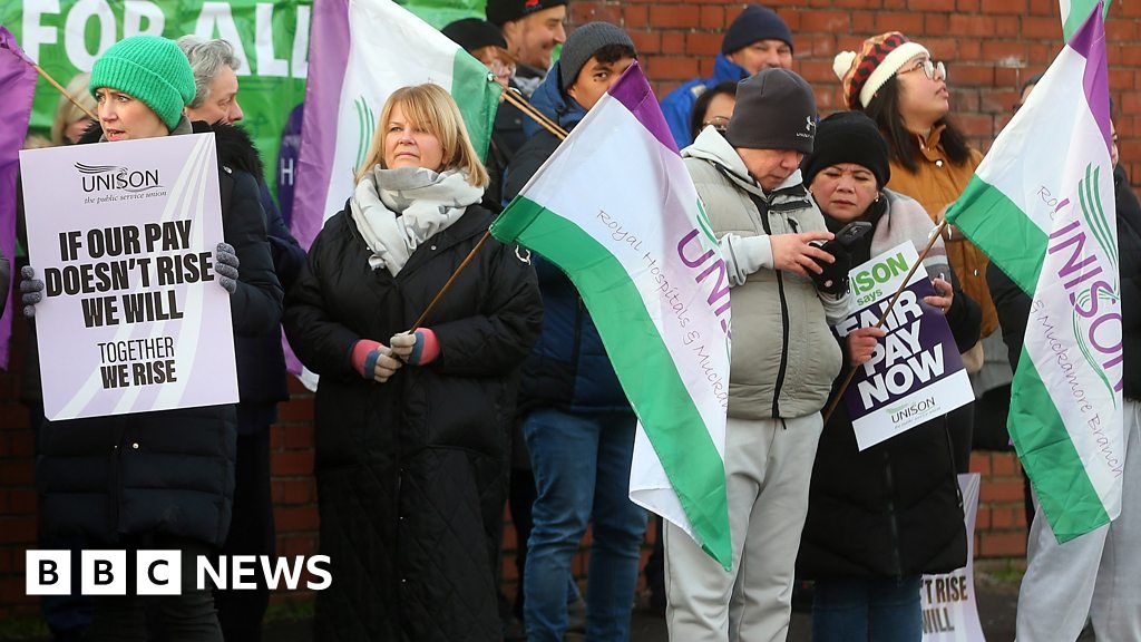 NHS strike: Health workers 'not able to make ends meet' on current pay ...