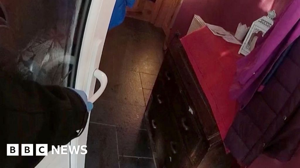 June Fox-Roberts: Daughter's 999 call after finding mum’s body