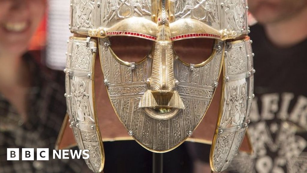 Sutton Hoo: New viewing tower opens at Anglo-Saxon burial ground - BBC News