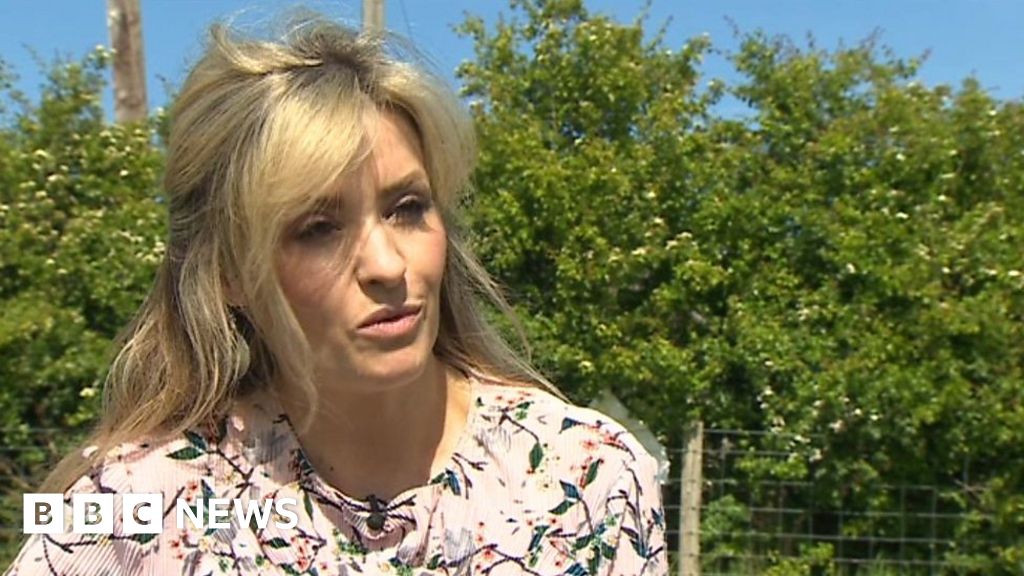 Opera singer Sioned Terry caught up in Manchester attack - BBC News