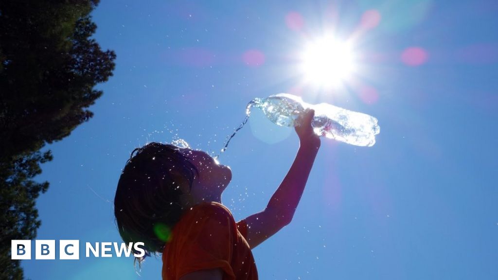 UK Heatwave: Oxfordshire and Berkshire schools to close as extreme heat ...