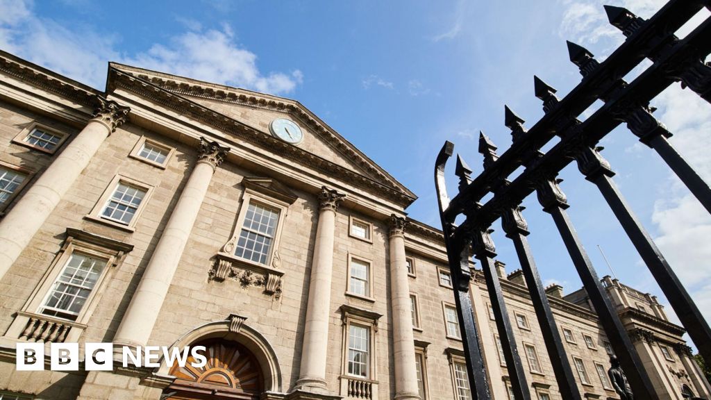 Trinity College withdraws €214K student union fine - BBC News