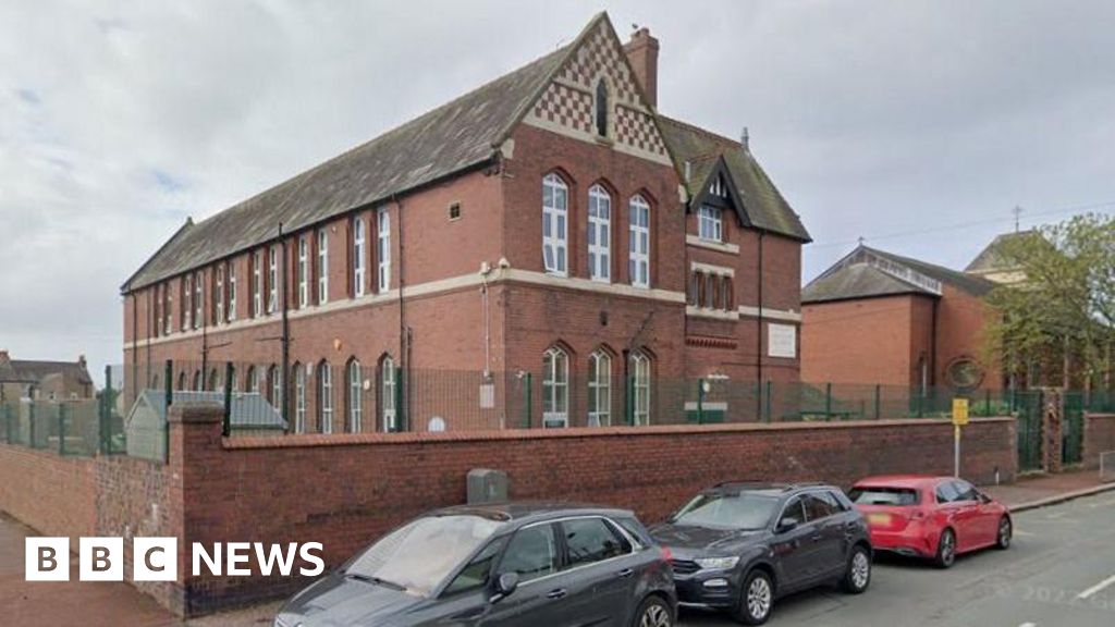 Barrow school plans temporary unit to replace 'unsafe' building - BBC News