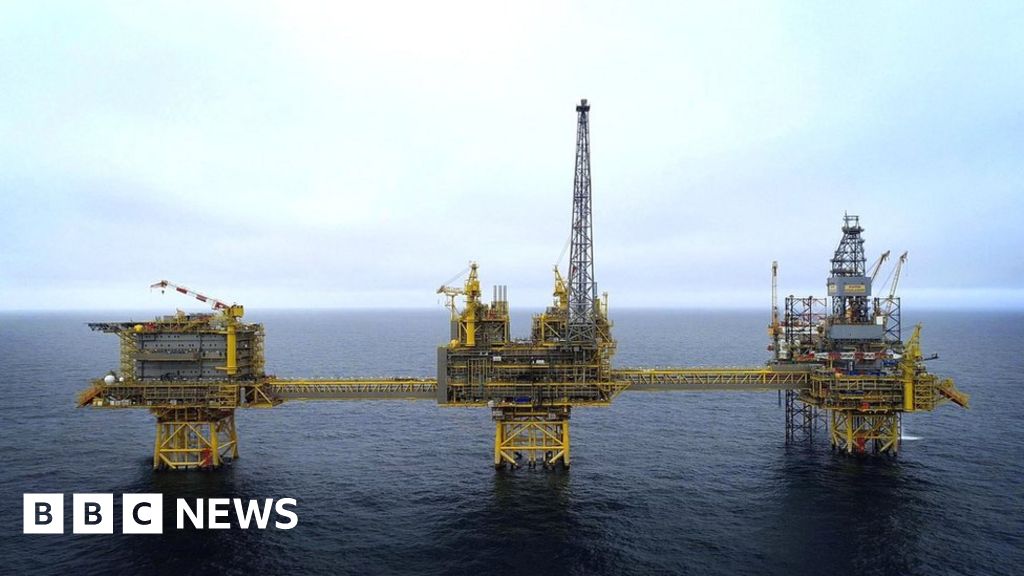 Oil workers taken off North Sea platform after power loss - BBC News