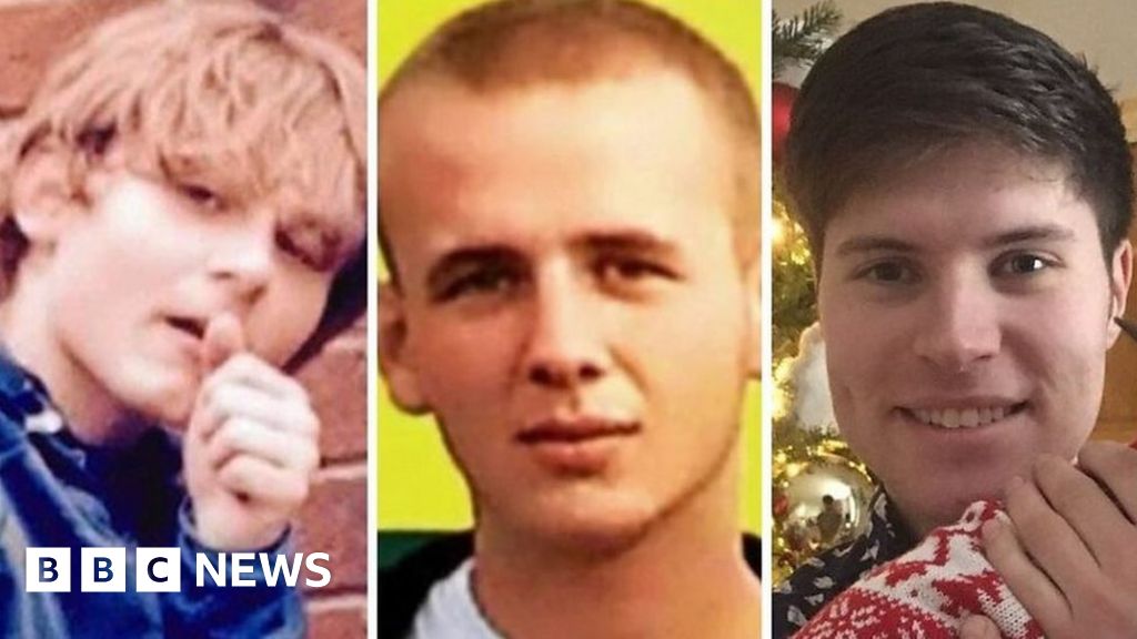 Knife crime: 'I had to watch him die' says stab victim's mother - BBC News