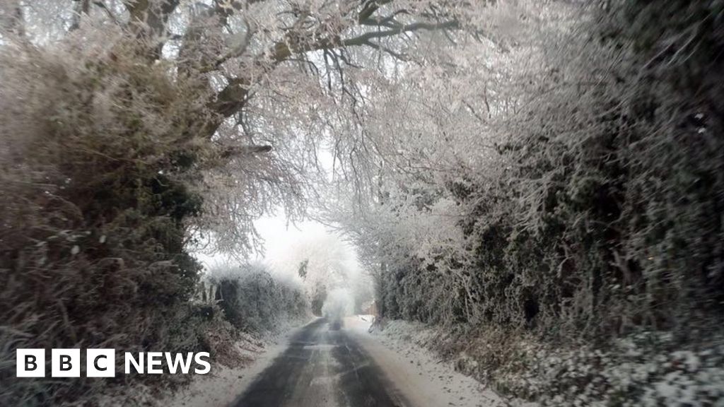 Schools and travel affected in NI by heavy snow