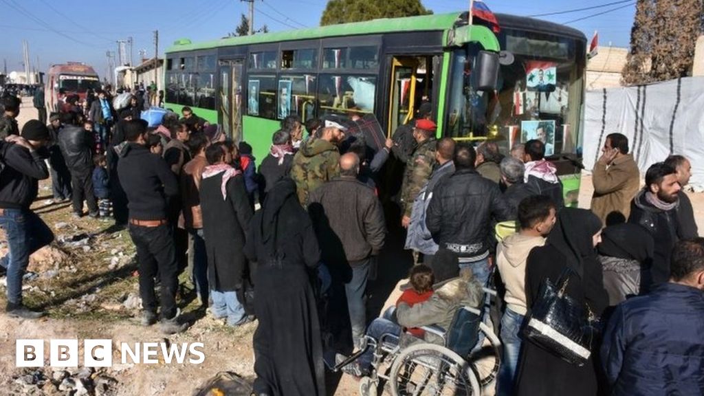 Aleppo battle: UN says hundreds of men missing - BBC News