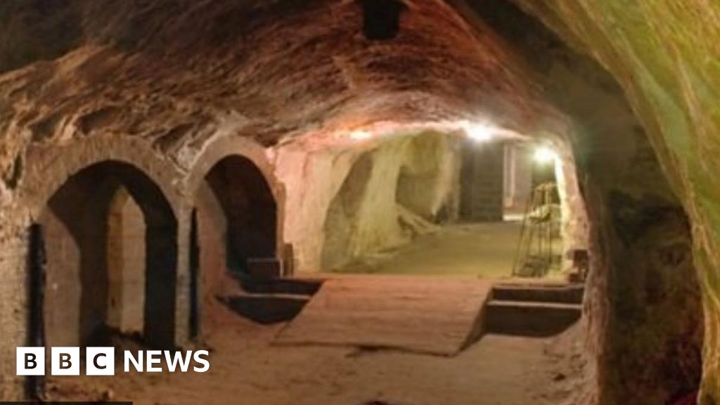 Godstone: Giant sinkhole unearths underground cave mystery