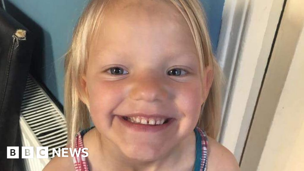 Tributes to Looe car crash death girl Maisie Duncan