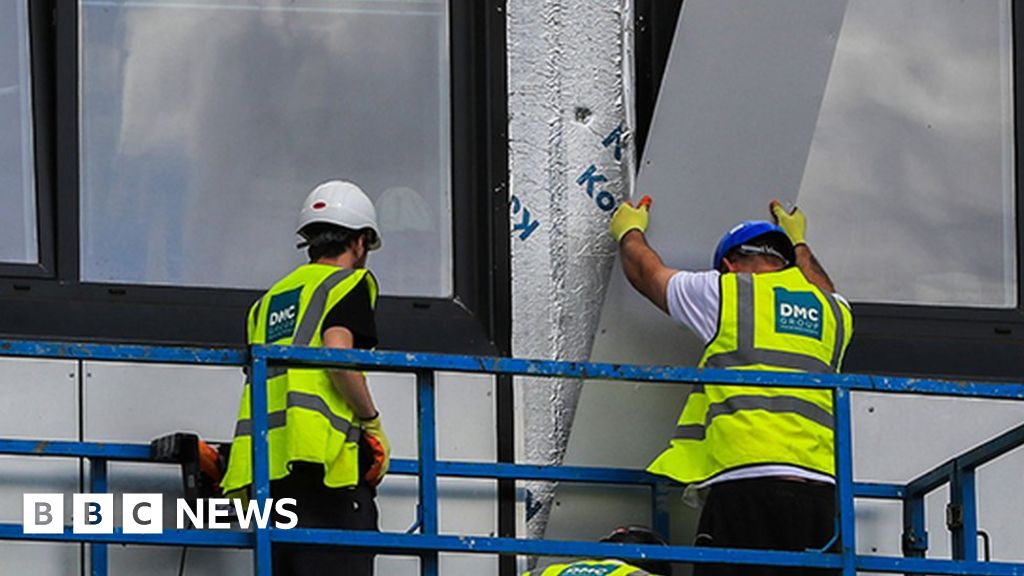 Cladding: Swansea flat owner's cautious welcome on safety scheme - BBC News