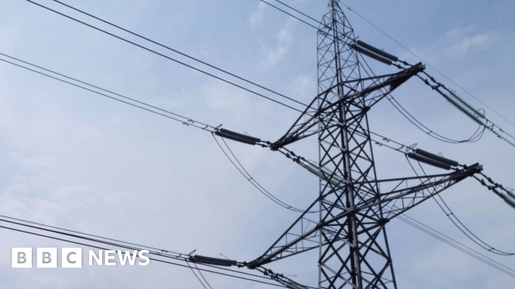 Cumbria: Almost 1,000 homes lose power in storms - BBC News