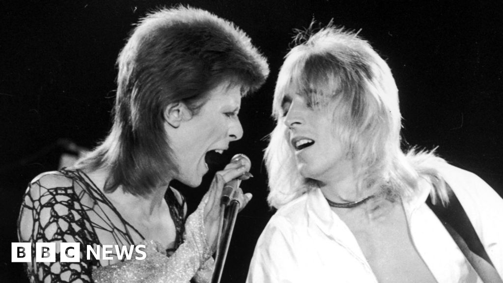 Mick Ronson: Spiders From Mars guitarist sculpture unveiled