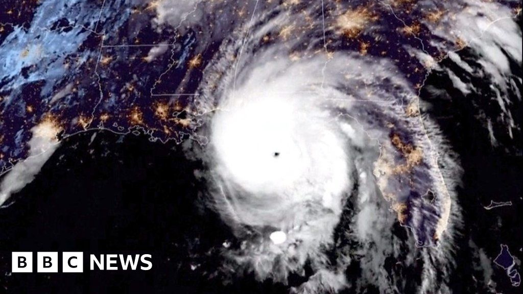 Hurricane Michael: Category 4 storm hits Florida coast - BBC News