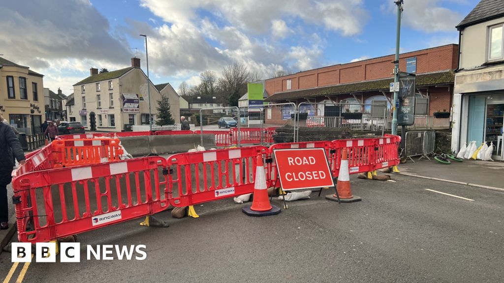 Businesses in Lydney cut off after car crash closes bridge