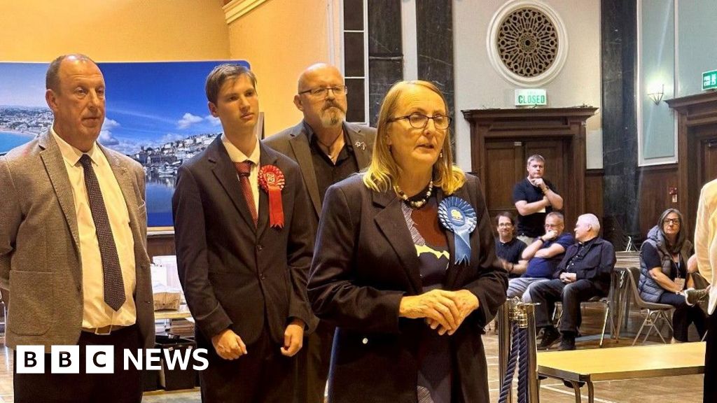 Torbay Council: Conservative Hazel Foster wins by-election