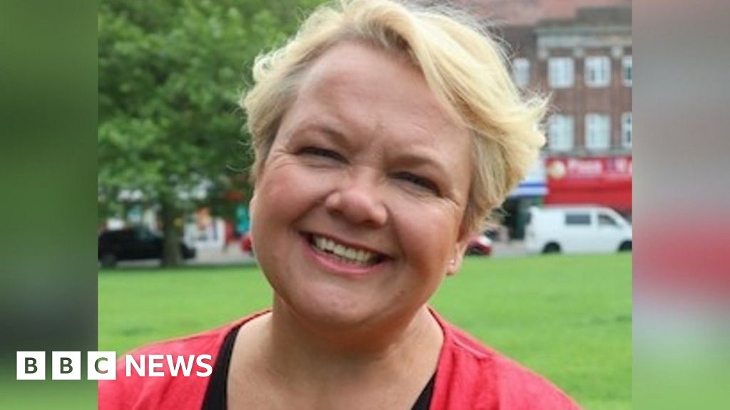 Coventry City councillor challenges leader for top job - BBC News