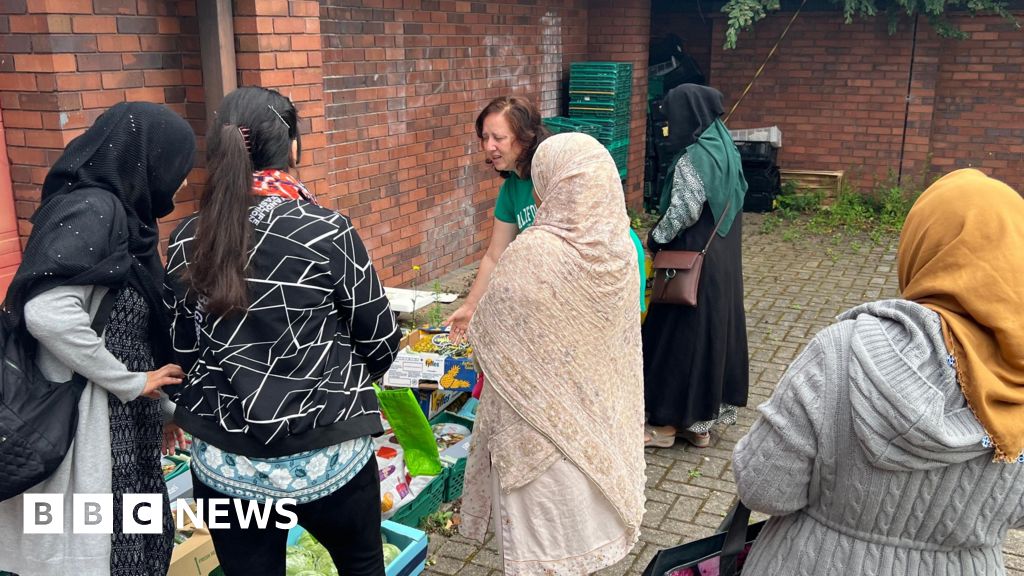 Riots leave women in Hull 'too scared to leave home'