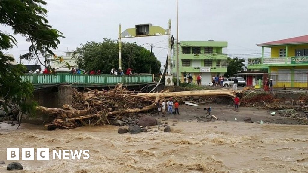 Tropical Storm Erika kills at least 20 in Dominica - BBC News