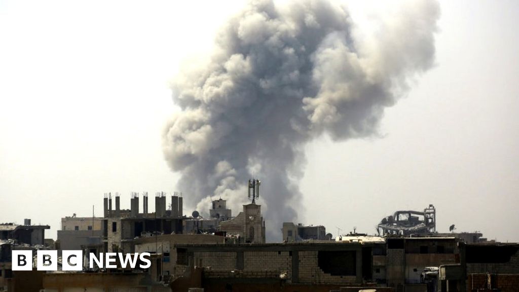 YouTube 'made wrong call' on Syria videos - BBC News