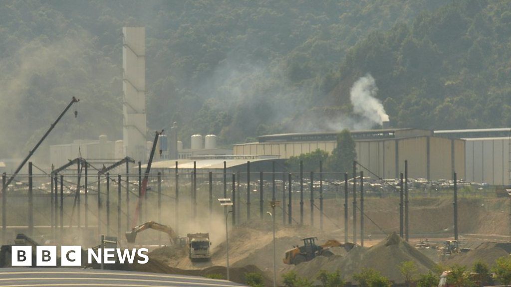 Climate change: In the Chinese city that can't stop constructing