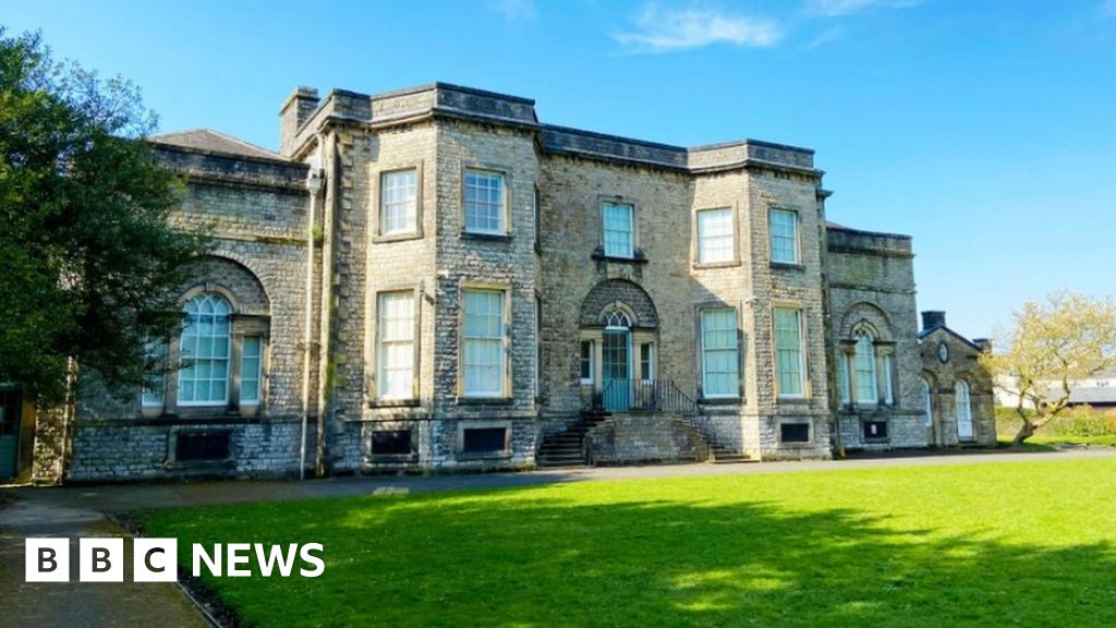 Kendal's Grade I-listed Abbot Hall reopens after makeover - BBC News