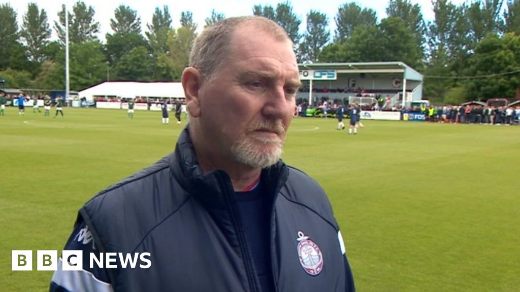 Sunderland AFC: Stars turn out to honour ex-kitman John Cooke - BBC News