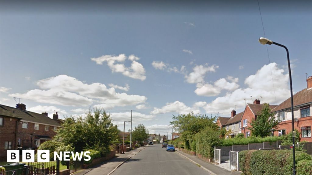 Rotherham delivery driver run over in parcels robbery - BBC News