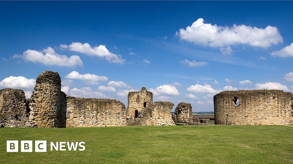 Plan to boost Flint Castle visitor numbers - BBC News