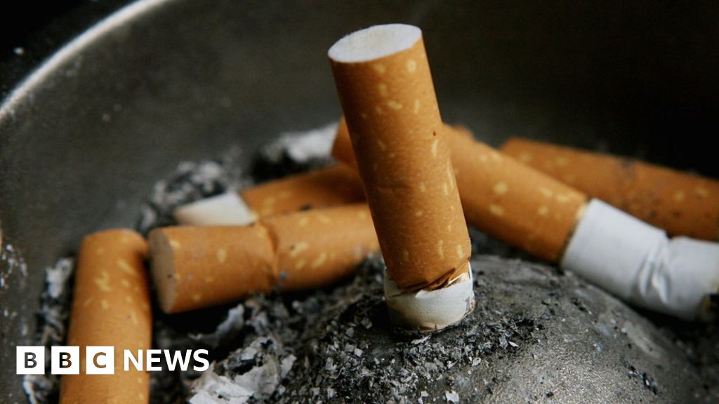 NHS Wales scheme to help smokers quit is launched - BBC News