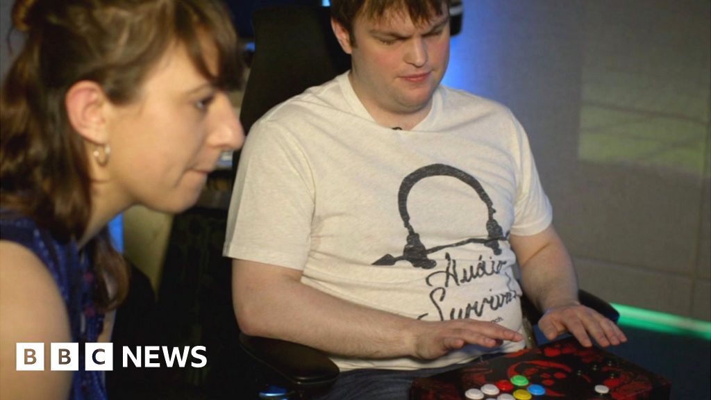 Blind gamer is trying to make gaming accessible to all - BBC News