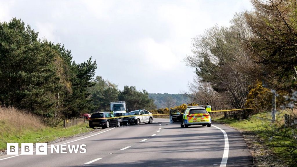 Two men and a woman hurt in three-car Moray crash - BBC News