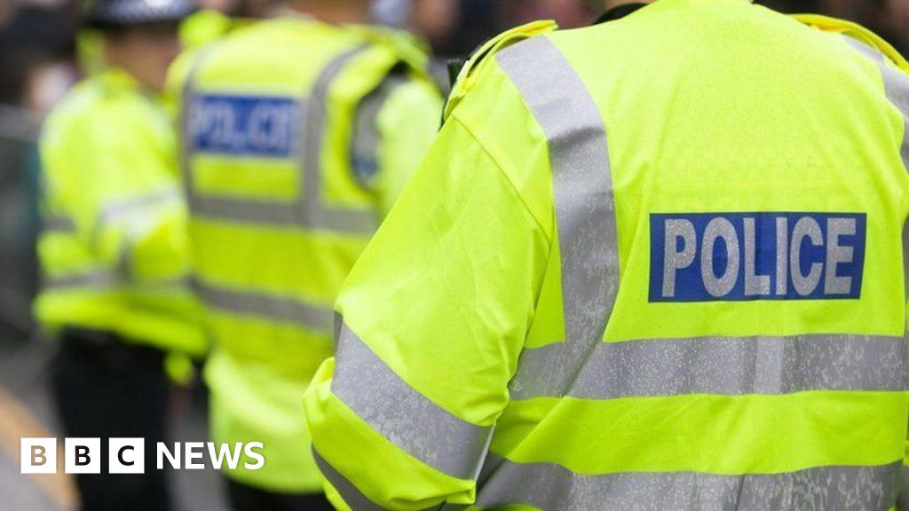 Great Yarmouth robbery and man's death linked by police