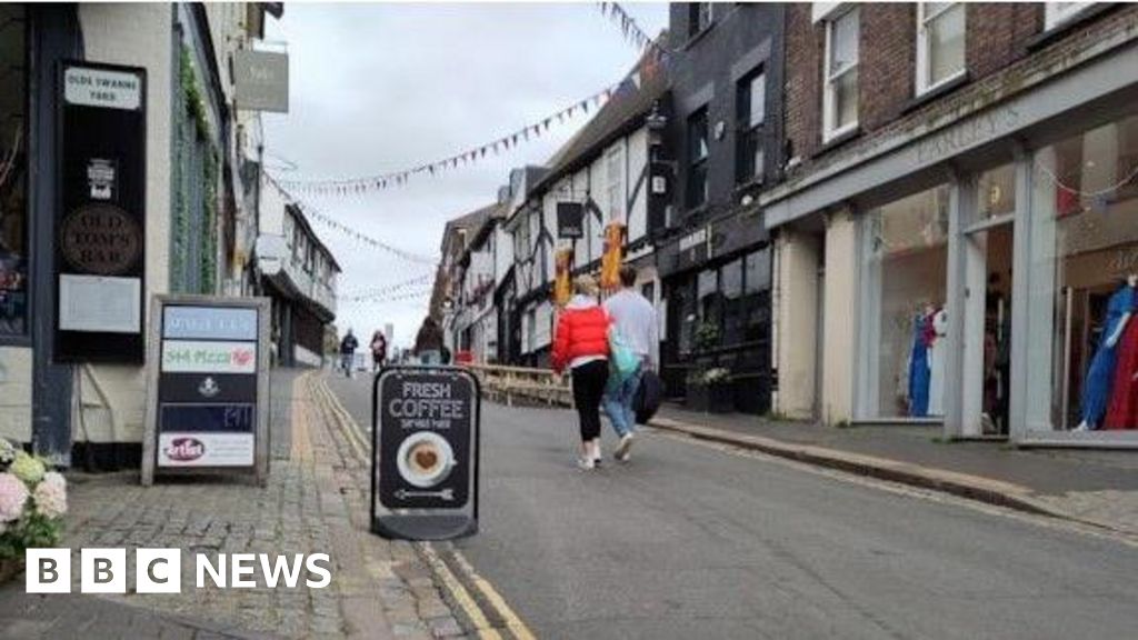 Views sought on St Albans street's permanent pedestrianising - BBC News