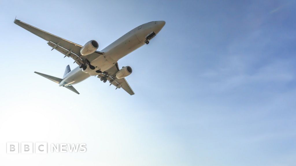 UK flights: Number of planes using British skies to reach all-time high ...