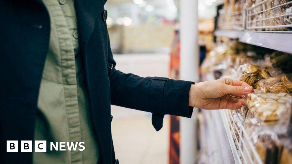 Reports of shoplifting in the South East rising - BBC News