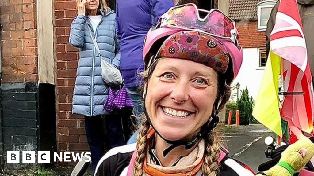 Mel Nicholls: Paralympian completes handcycle journey around UK - BBC News