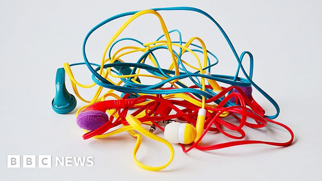 How to ensure your earphones never get tangled up