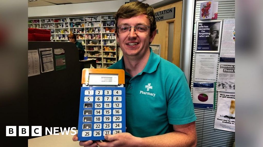 Health apps trialled to ease pressure on NHS services - BBC News