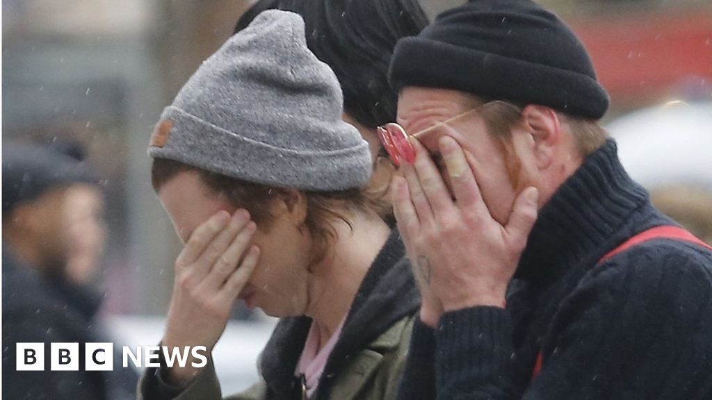 Eagles of Death Metal in emotional Bataclan return - BBC News