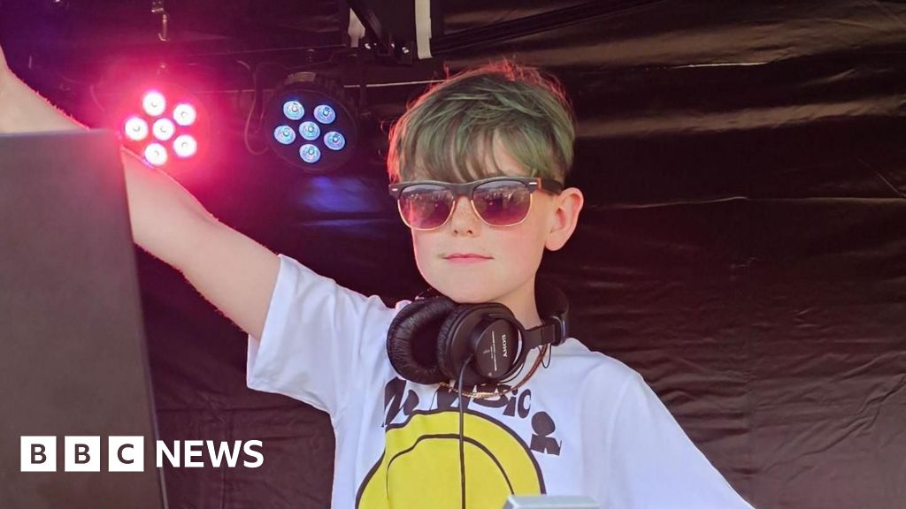 Judge Jules: Schoolboy, 10, supports rave legend with DJ set