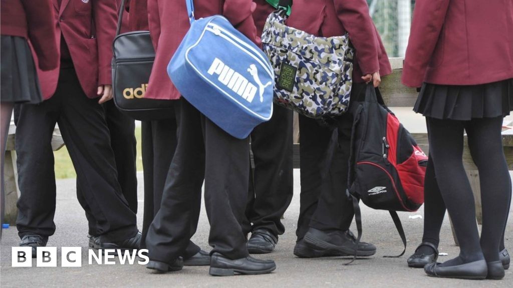 Scottish Lib Dems back gender-neutral school uniforms Scottish Lib Dems back gender-neutral school uniforms