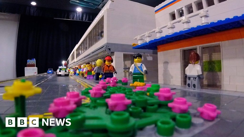 Brick Wonders: Norwich Lego exhibition showcases the world - BBC News
