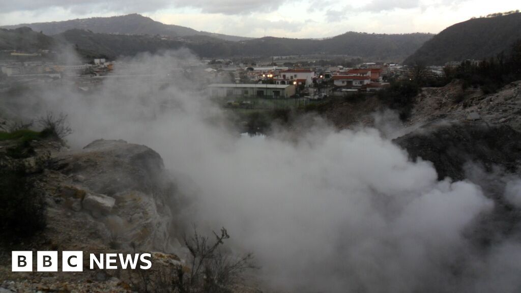 New 'early warning sign' for volcanic eruptions - BBC News
