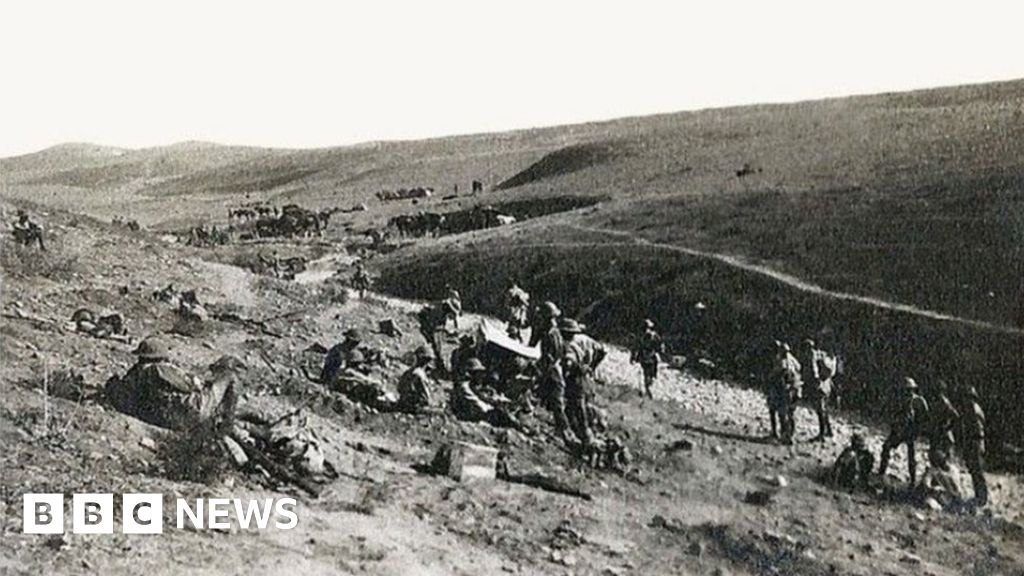 Armistice Day and Wales' soldiers from the 'Forgotten War' - BBC News